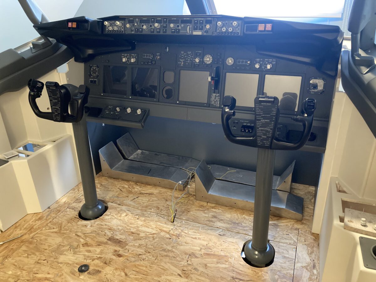 Dual linked yoke - 737simcockpit