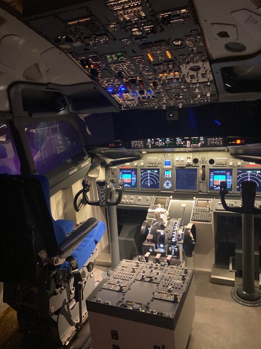 737simcockpit - A website about the build of a Boeing 737 cockpit simulator